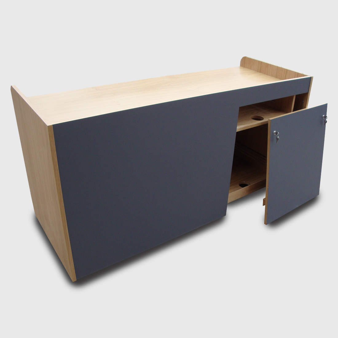 AV Desk 04 - Turning Leaf