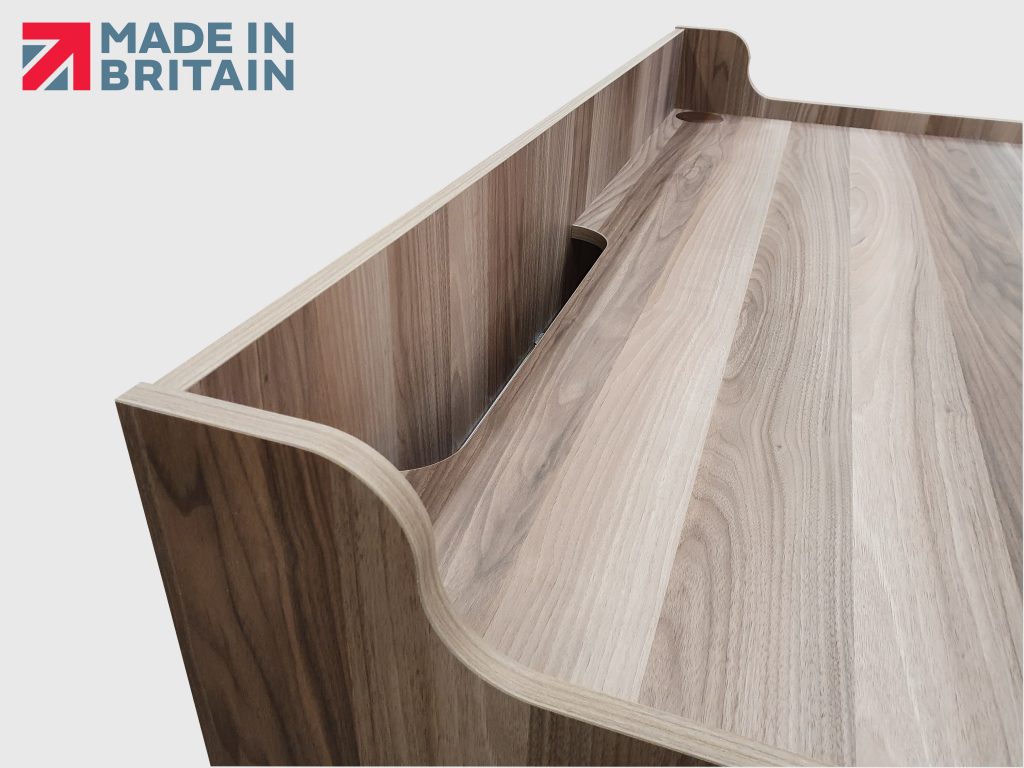 AV Desk 05 - Turning Leaf