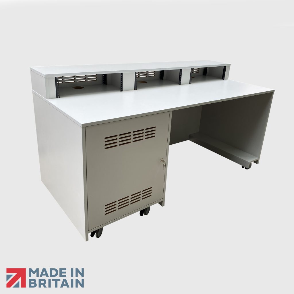 AV Desk 06 - Turning Leaf