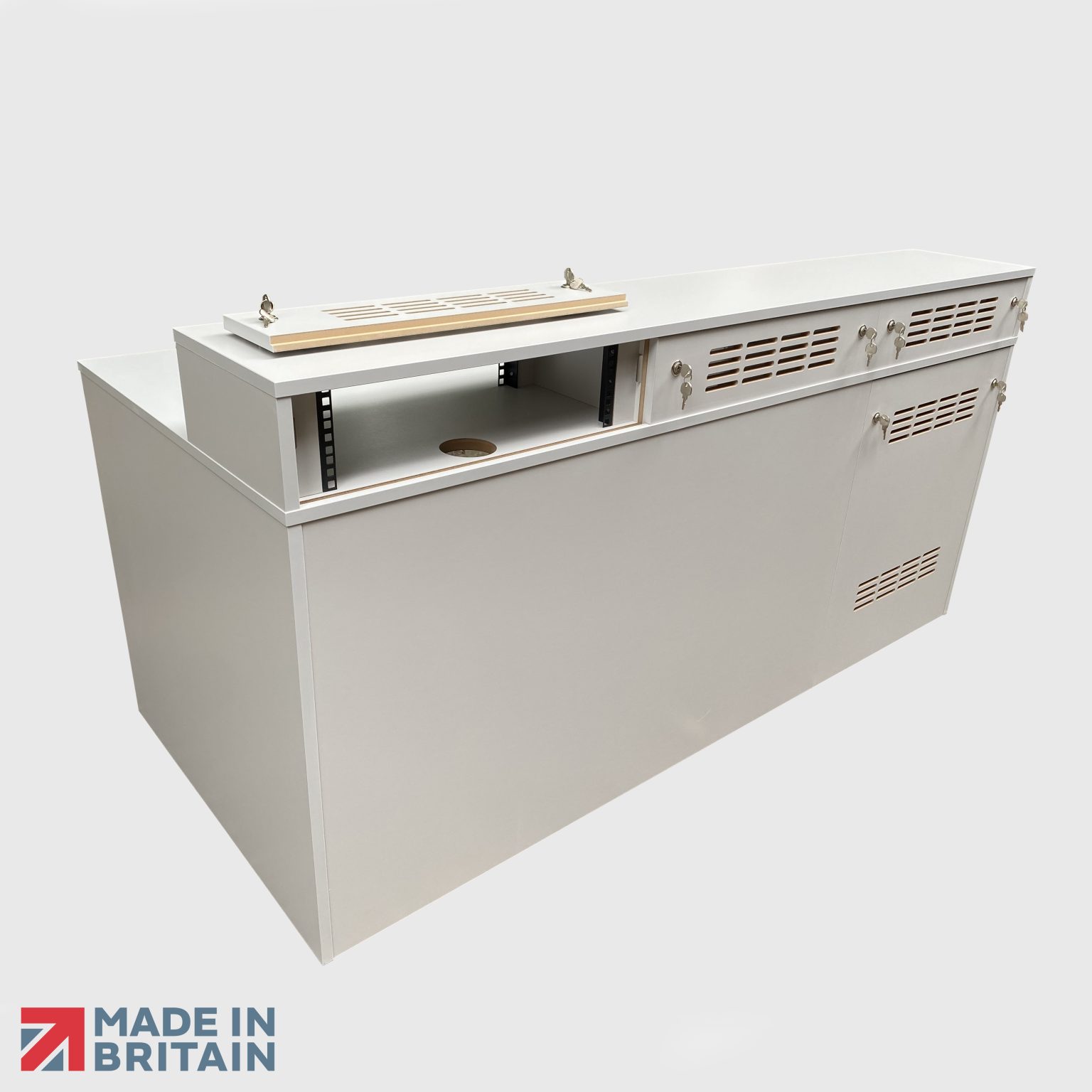 AV Desk 06 - Turning Leaf