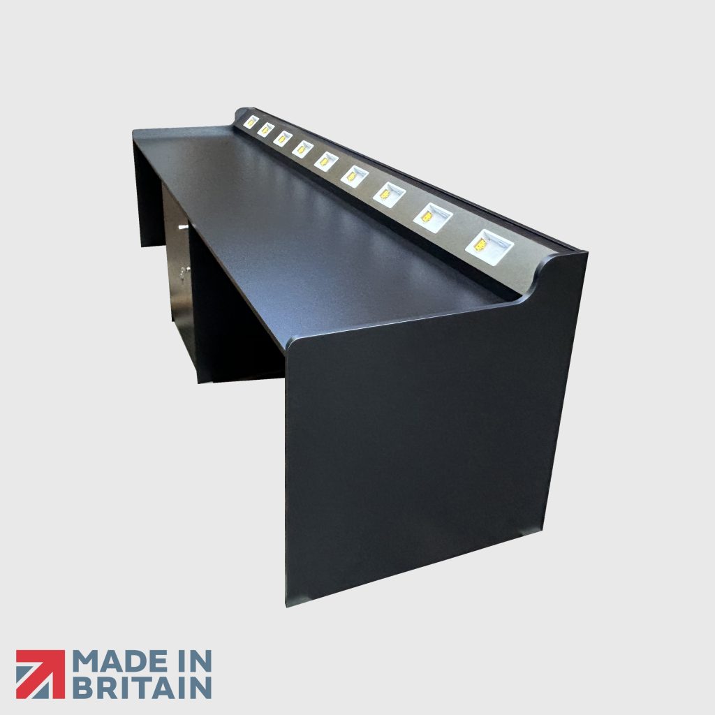 AV Desk 07 - Turning Leaf